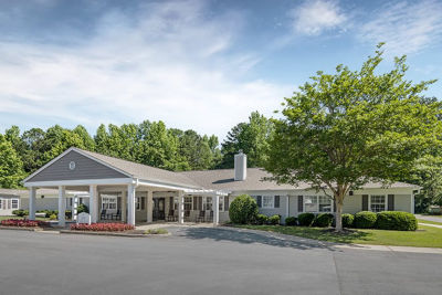 Brookdale Newnan | Independent and Assisted Living in Newnan GA